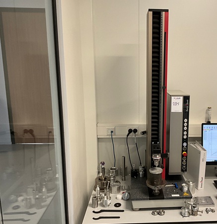 Zwick Roell 1kN Zwicki Materials Testing Machine - Industrial Worldwide