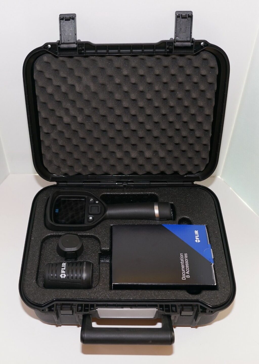 Flir E8-XT Handheld Thermal Camera - Industrial Worldwide