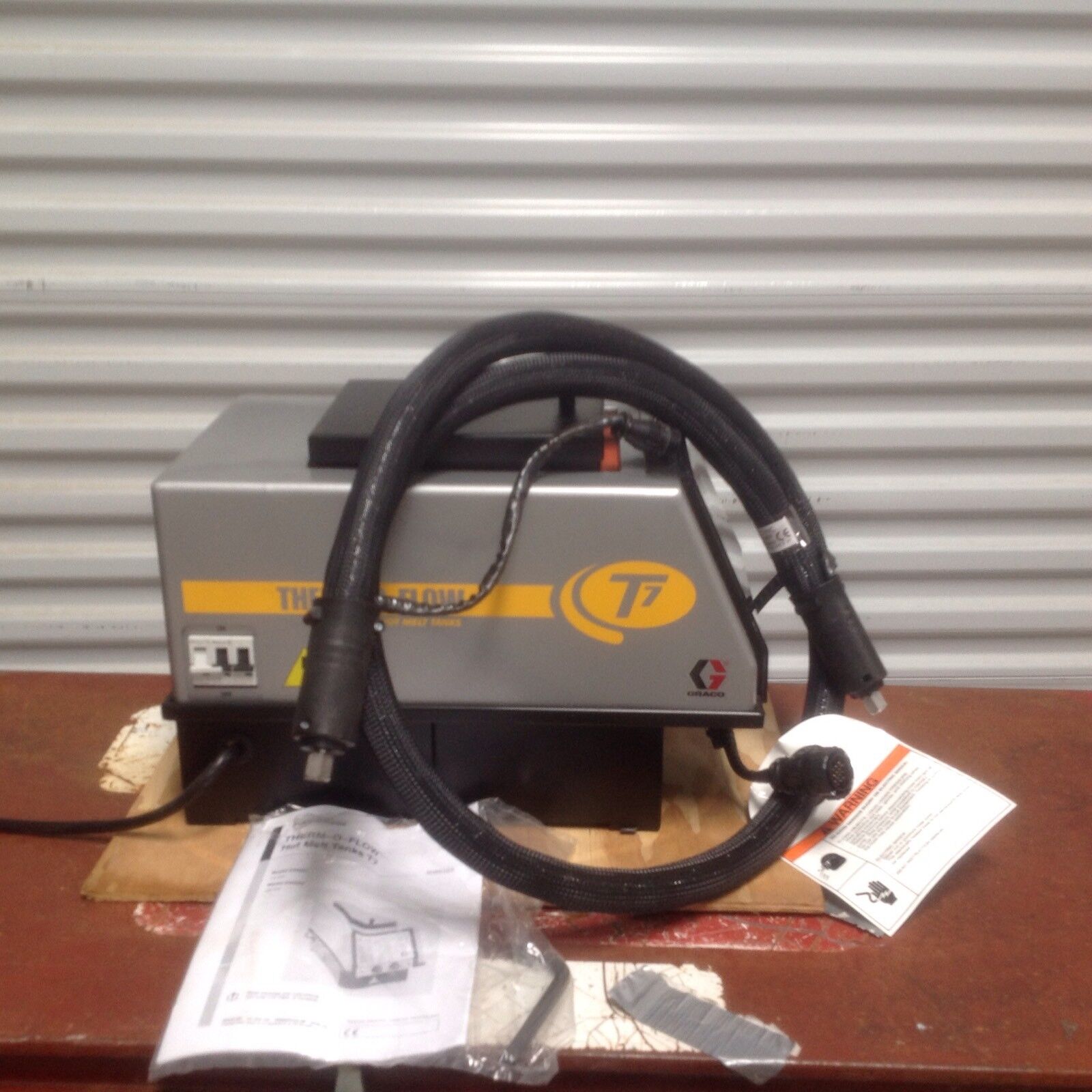Graco T7 THERM-O-FLOW Hot Melt Tank - Industrial Worldwide